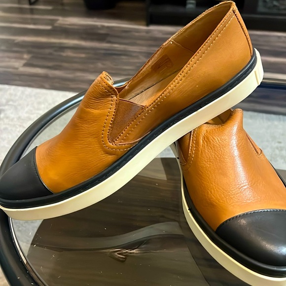 Andre Assous | Shoes | Andre Assous Slip On Shoes | Poshmark